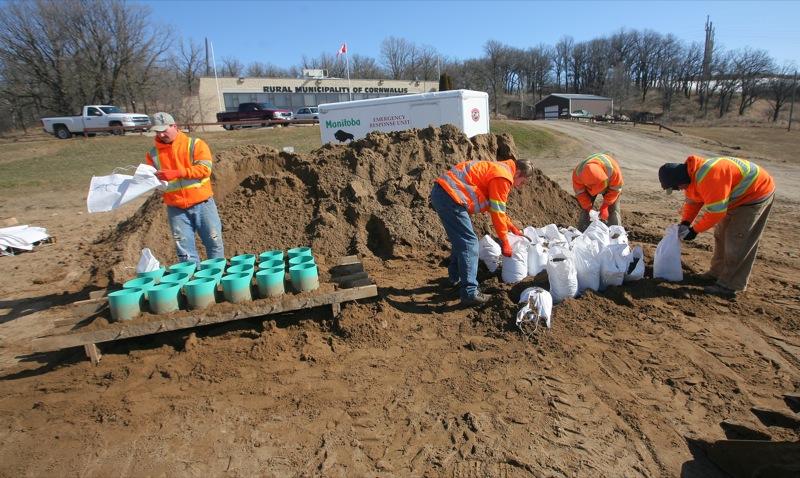 Invention speeds up rural sandbagging – Brandon Sun