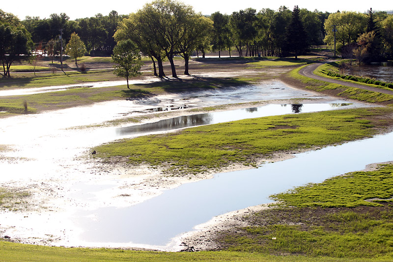 Flooding leaves behind silt – Brandon Sun