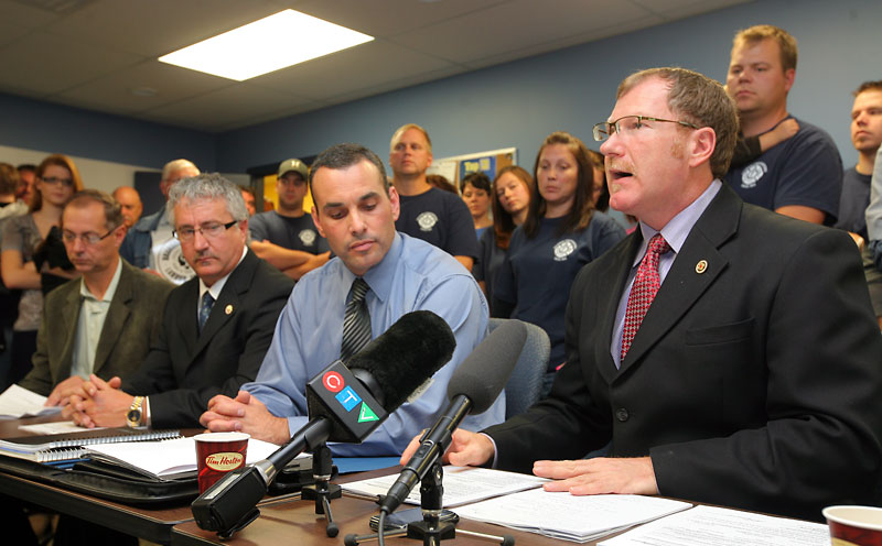Fire union boss put on paid leave – Brandon Sun