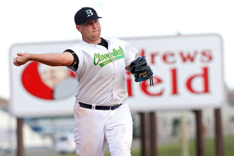 Cloverleafs win, stave off elimination – Brandon Sun