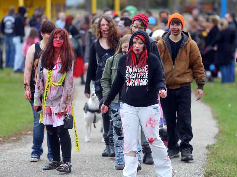 Walk scares up more than 100 zombies to aid Humane Society – Brandon Sun