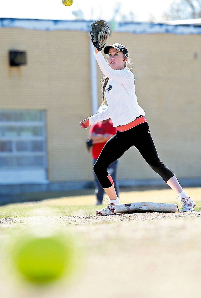 High school girls wind up to deliver fastball season – Brandon Sun
