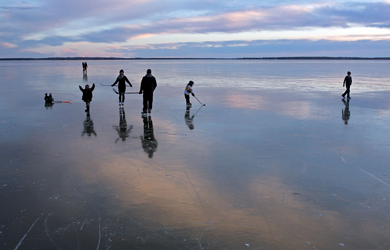 Clear Lake perfect outdoor rink – Brandon Sun