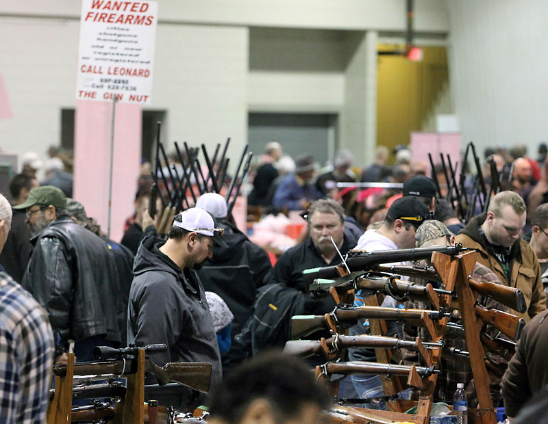 Gun, collectibles show draws host of exhibitors – Brandon Sun
