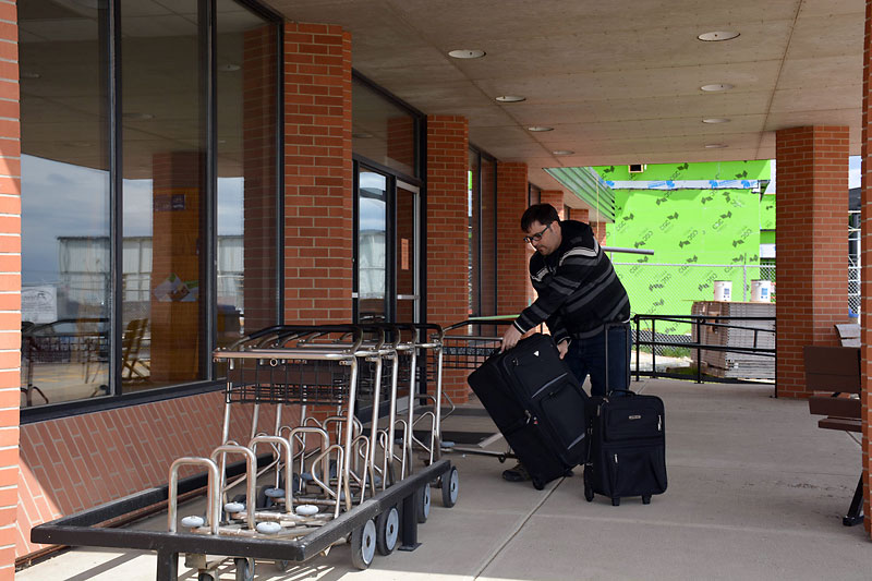 Brandon airport adds donated luggage carts from Calgary – Brandon Sun