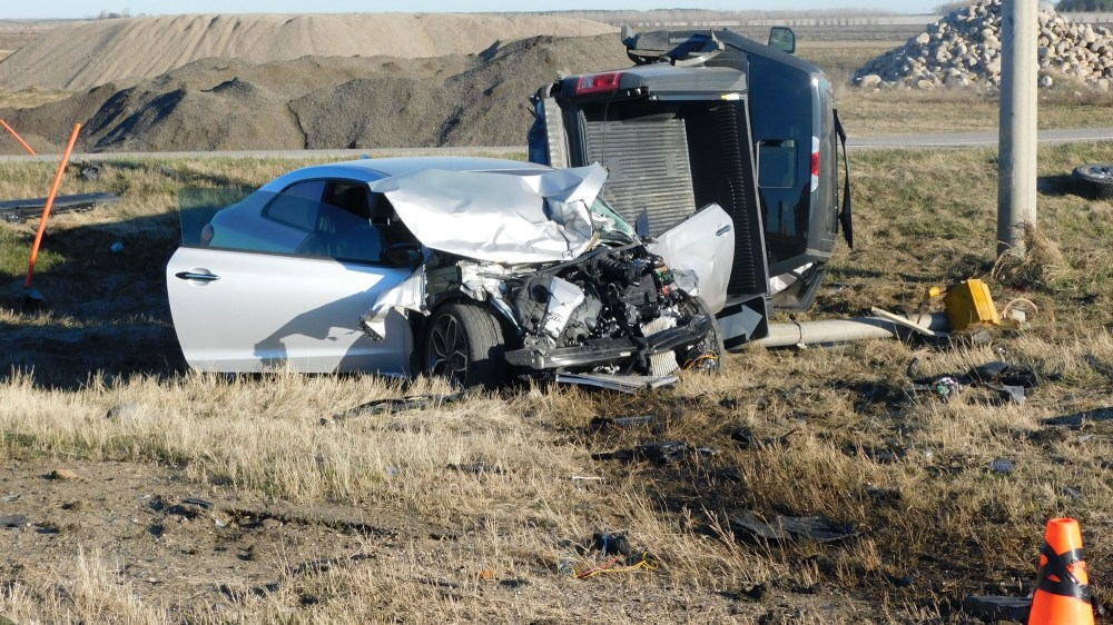 Carberry-area crash sends two to hospital – Brandon Sun