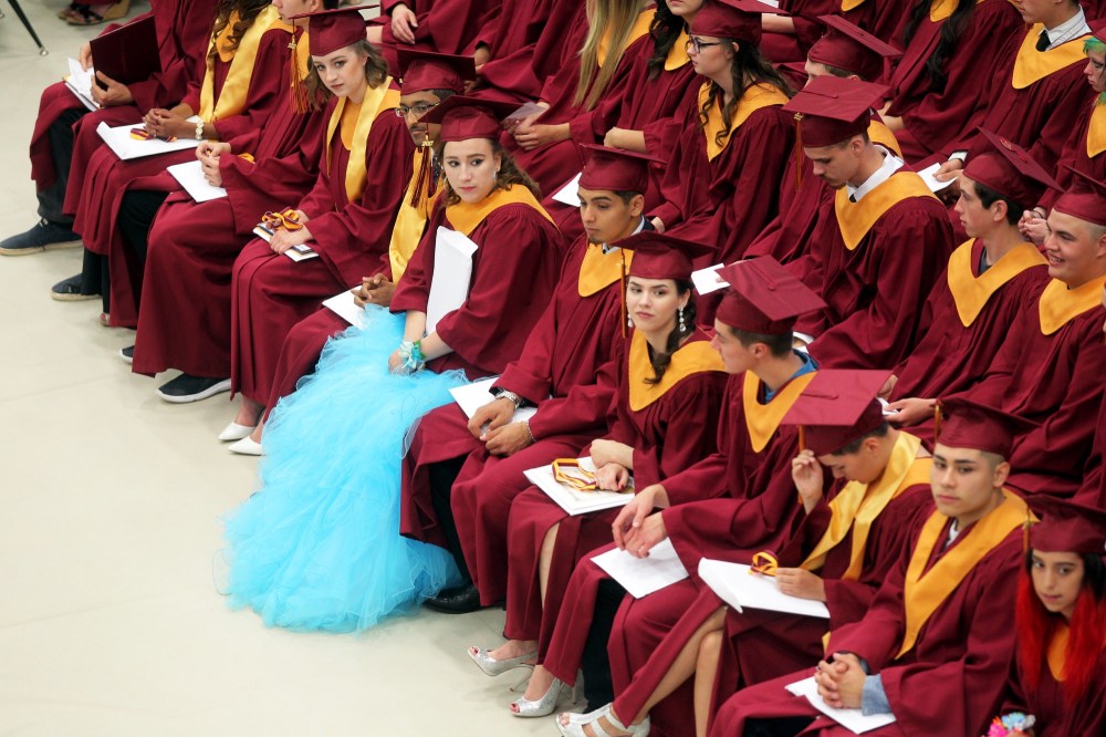 Crocus Plains grads urged to look ahead to the future – Brandon Sun