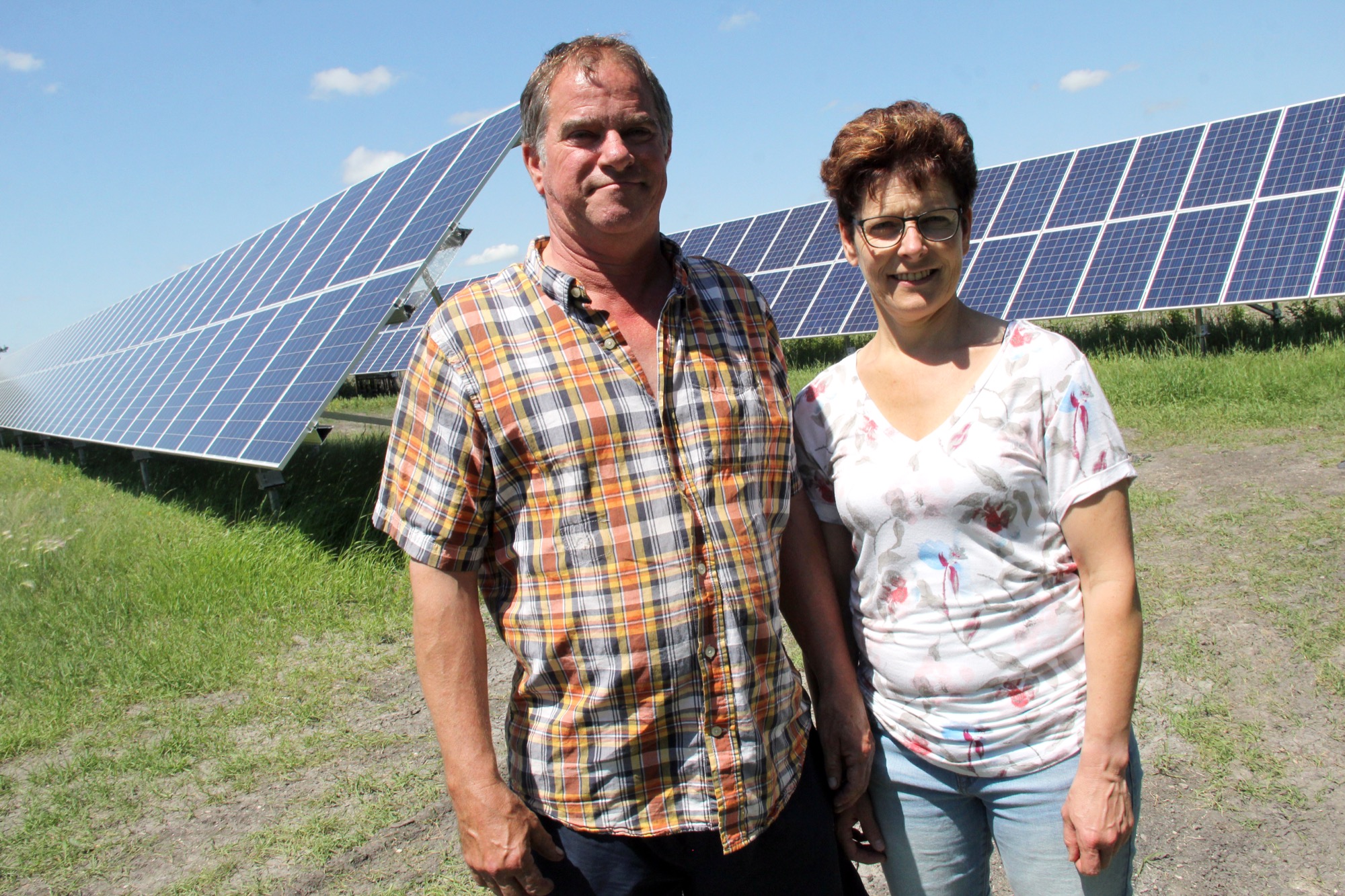 Oakview couple hopes to soak up savings with solar switch – Brandon Sun