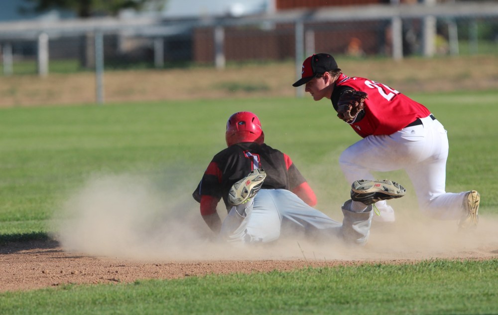 Edwards goes distance as Royals top Cardinals – Brandon Sun