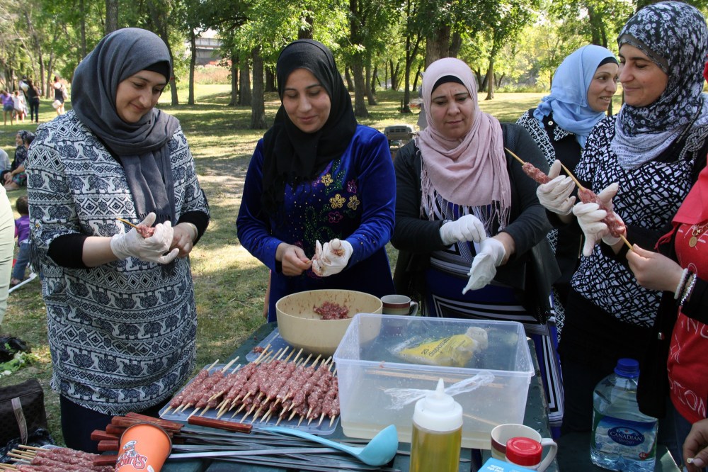 Syrian newcomers building strong bonds – Brandon Sun