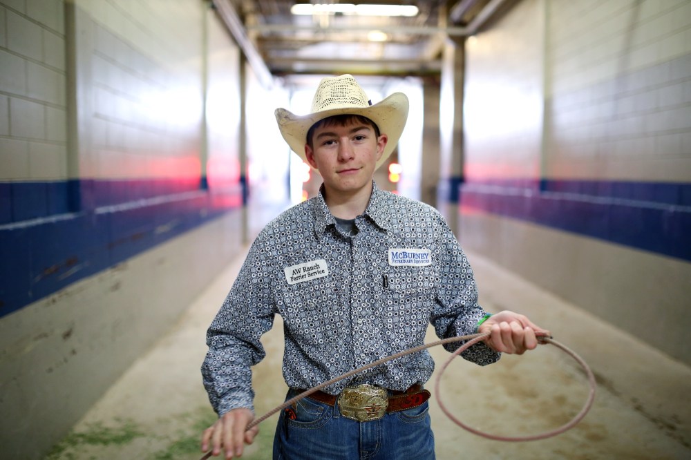 Teen tie-down roper from Souris takes on men at Manitoba Ag Ex ...