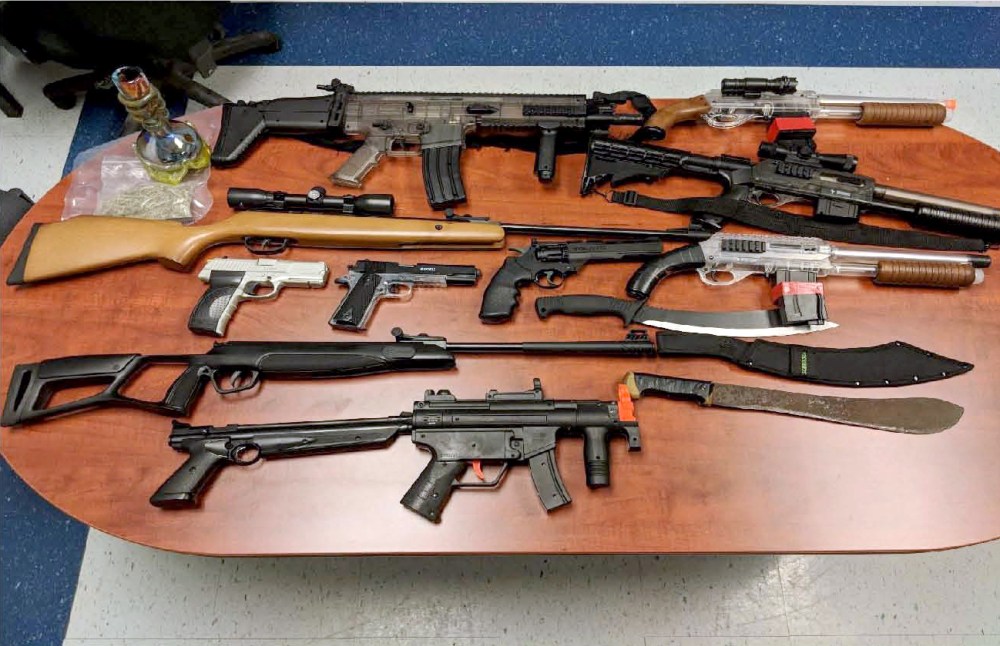 Replica guns seized from Canupawakpa residence – Brandon Sun