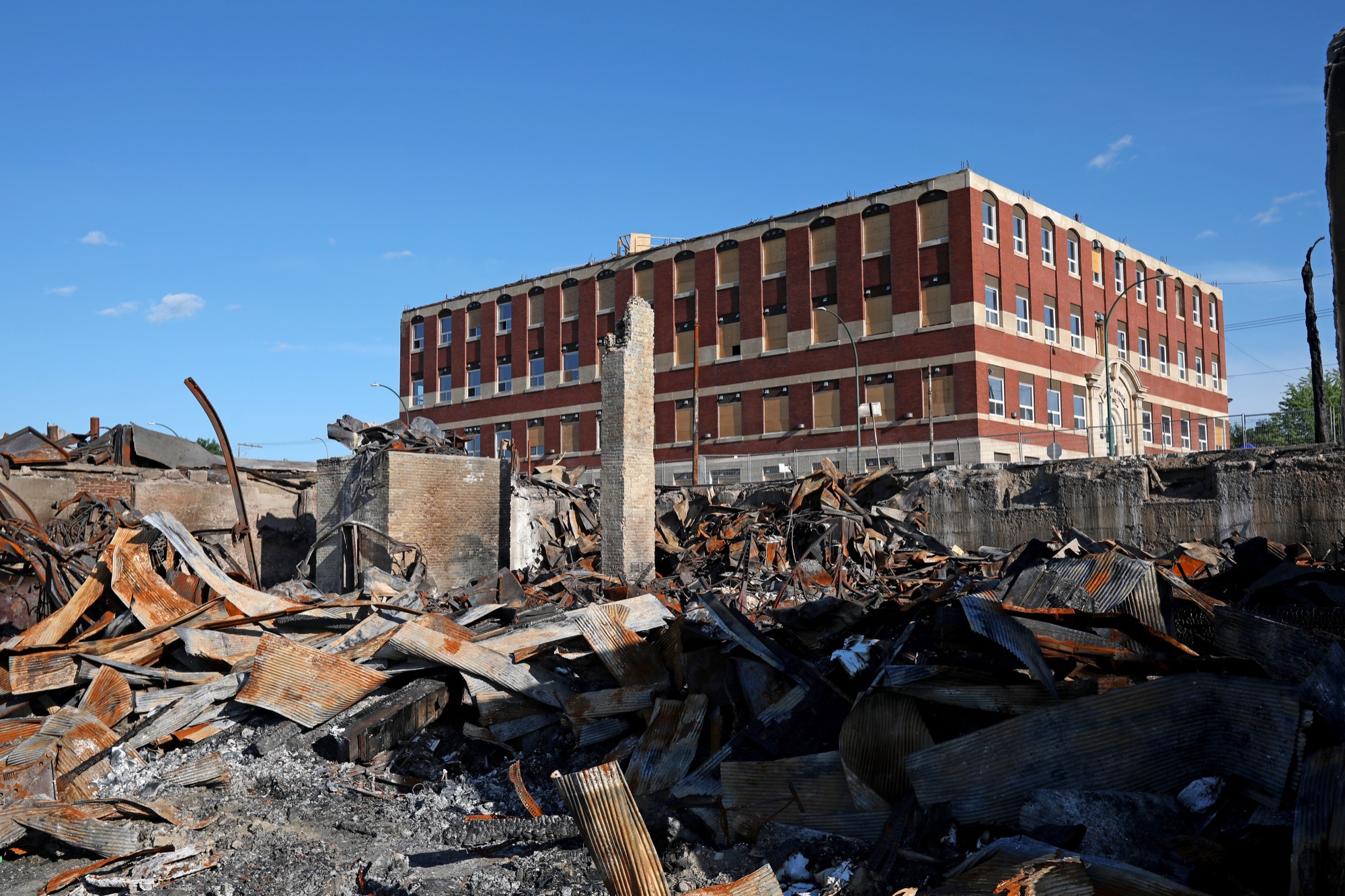 People may have started downtown Brandon fire: Police – Brandon Sun