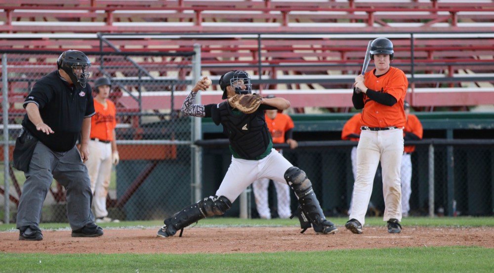Midget baseball teammates set to collide – Brandon Sun