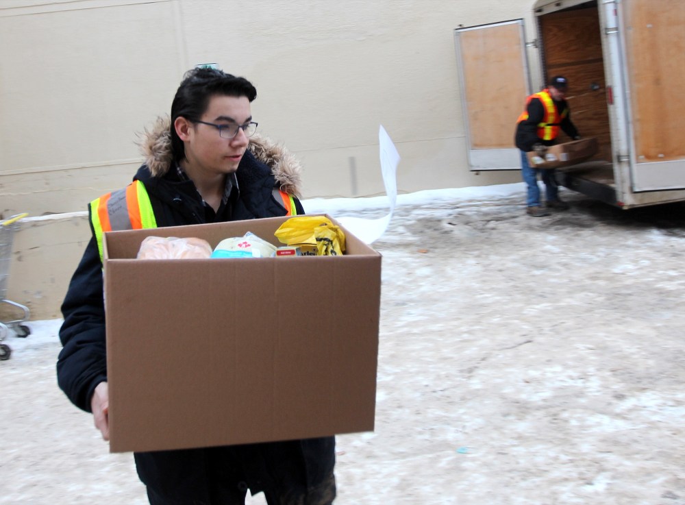 Couple makes tradition of delivering Christmas Cheer – Brandon Sun