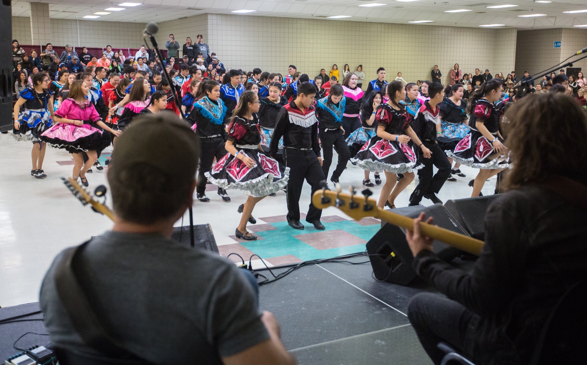 Square dancers show off their moves – Brandon Sun