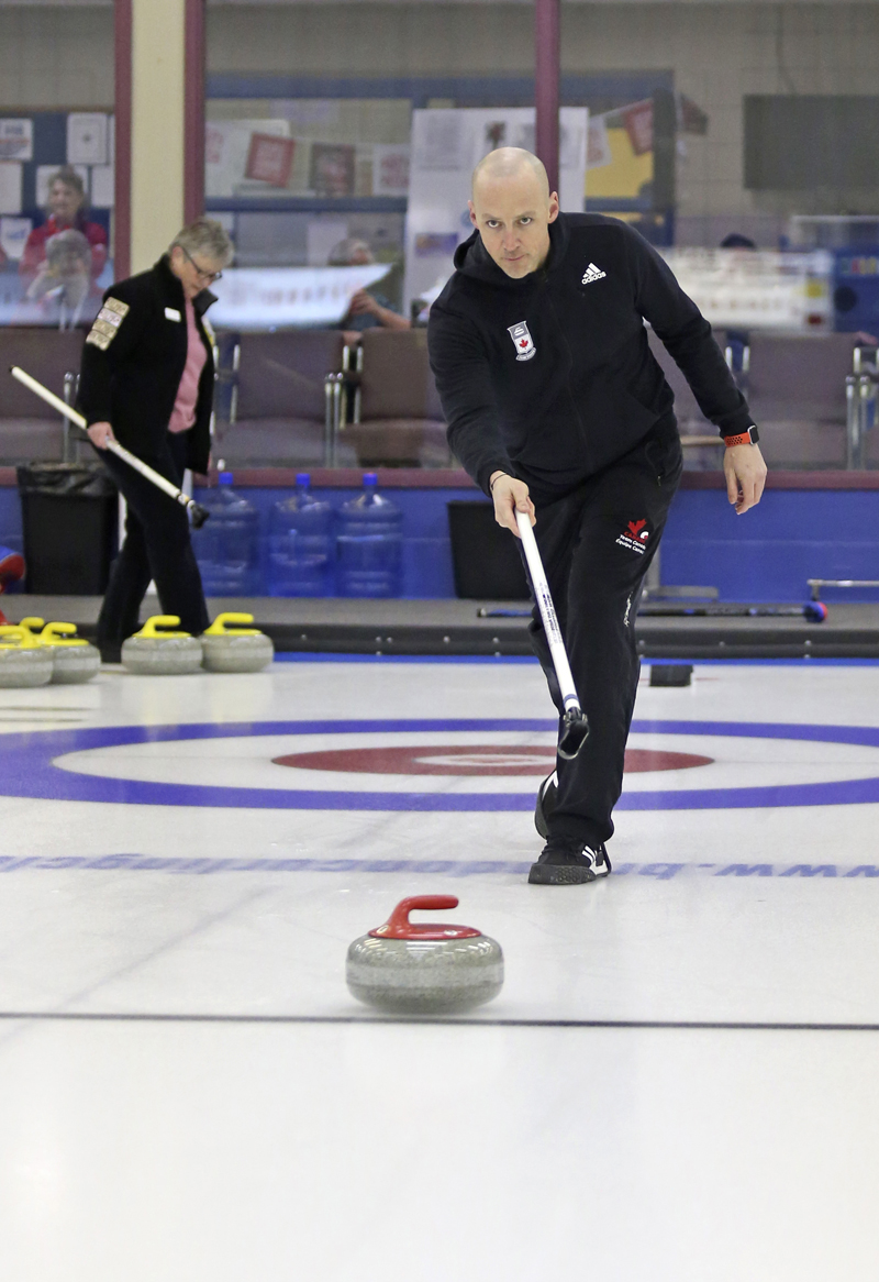 Notable athletes demonstrate stick curling – Brandon Sun