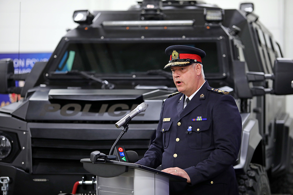 FULL STORY: Armoured rescue vehicle arrives – Brandon Sun