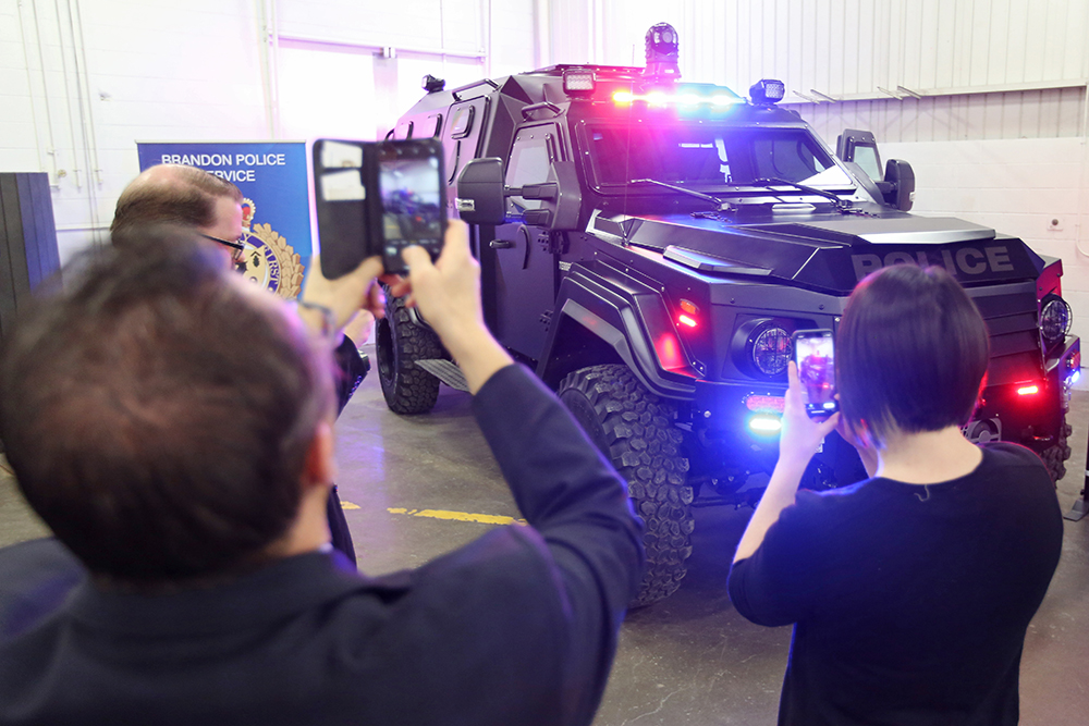 FULL STORY: Armoured rescue vehicle arrives – Brandon Sun