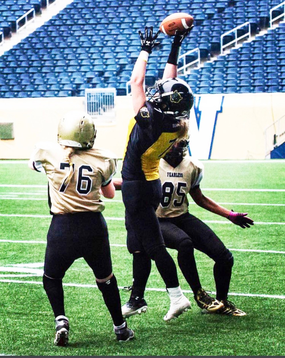 Brandonite Benne breaking football barriers – Brandon Sun