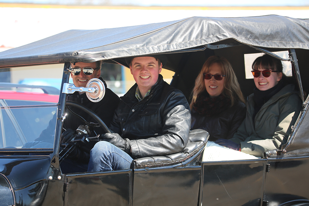 Massive turnout for appreciation tour – Brandon Sun