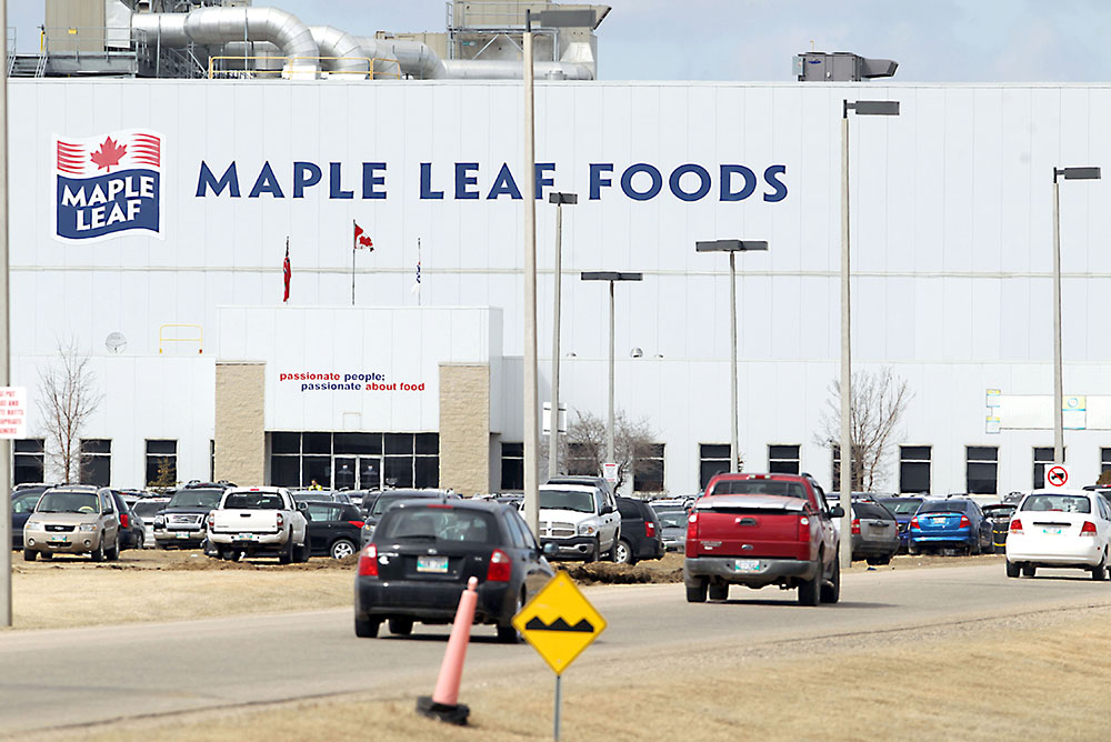 Maple Leaf contractor tests positive for COVID-19 – Brandon Sun