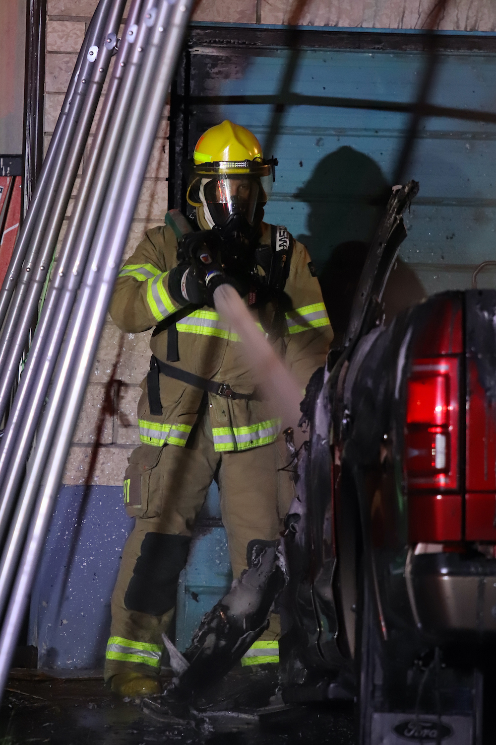 Truck set ablaze in Brandon’s east end – Brandon Sun