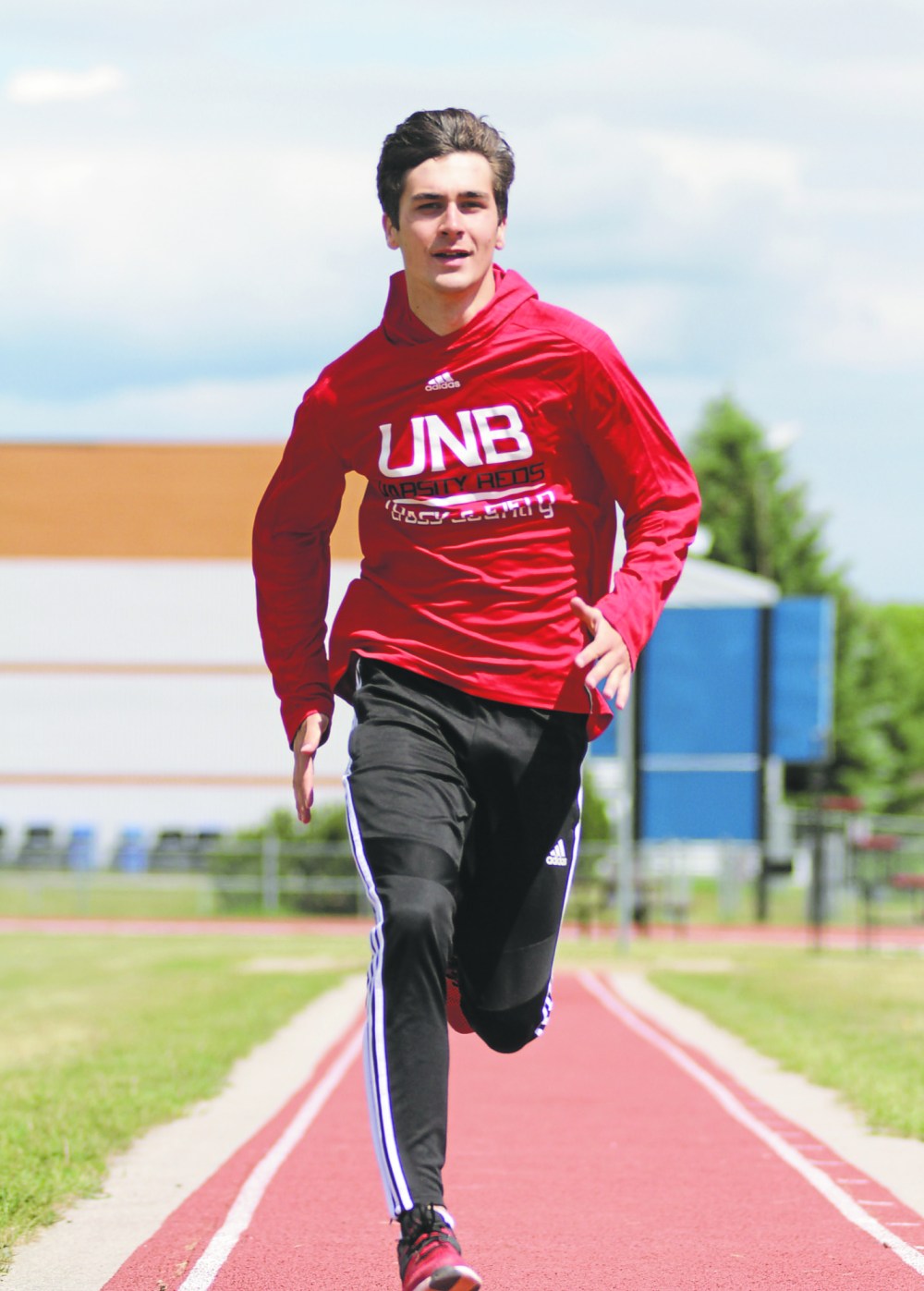 Darian Dobrescu leaps, lands with UNB – Brandon Sun