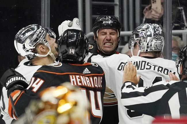Edler scores tiebreaker, LA Kings top rival Ducks again, 4-2 – Brandon Sun