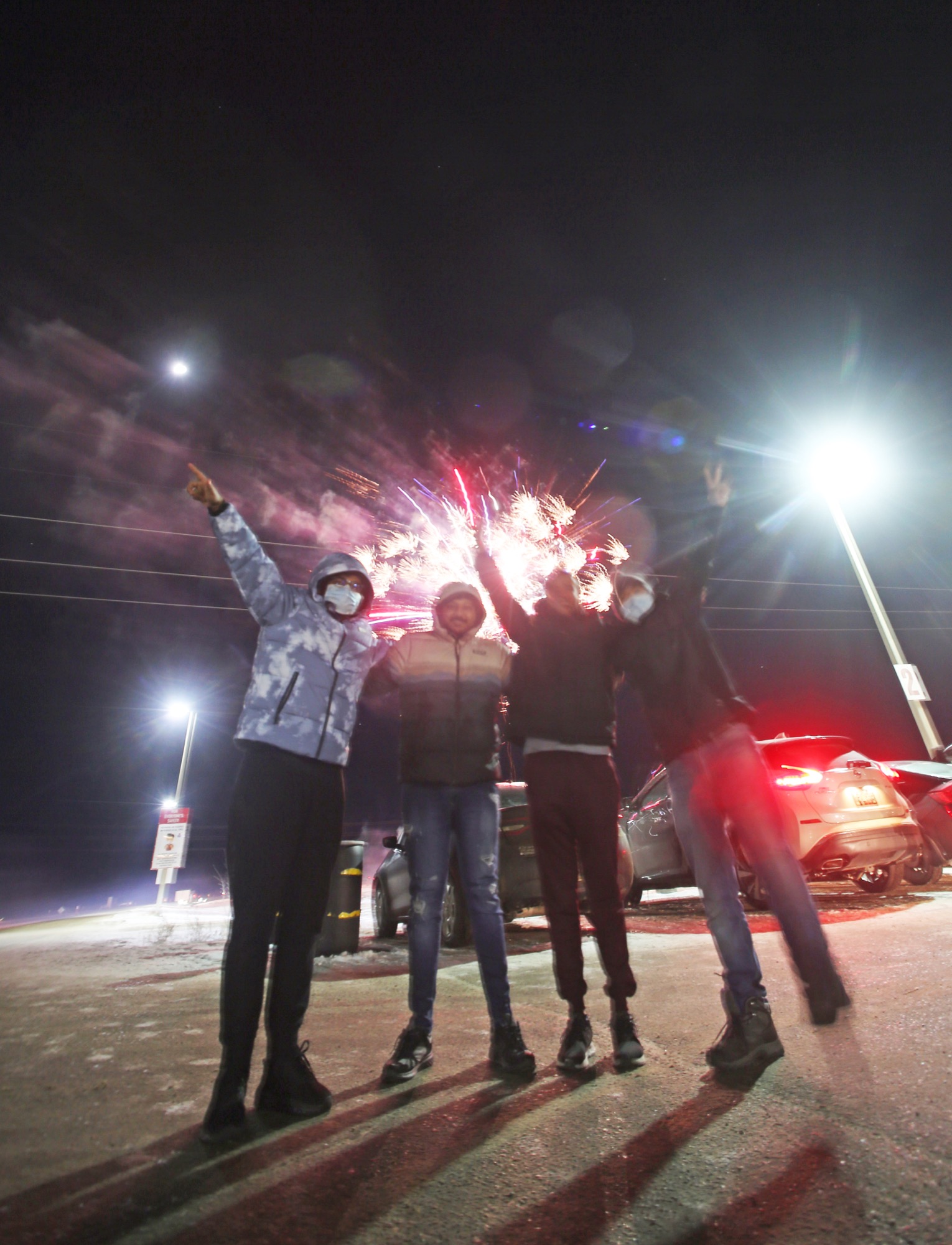 Maple Leaf celebrates holidays with fireworks – Brandon Sun