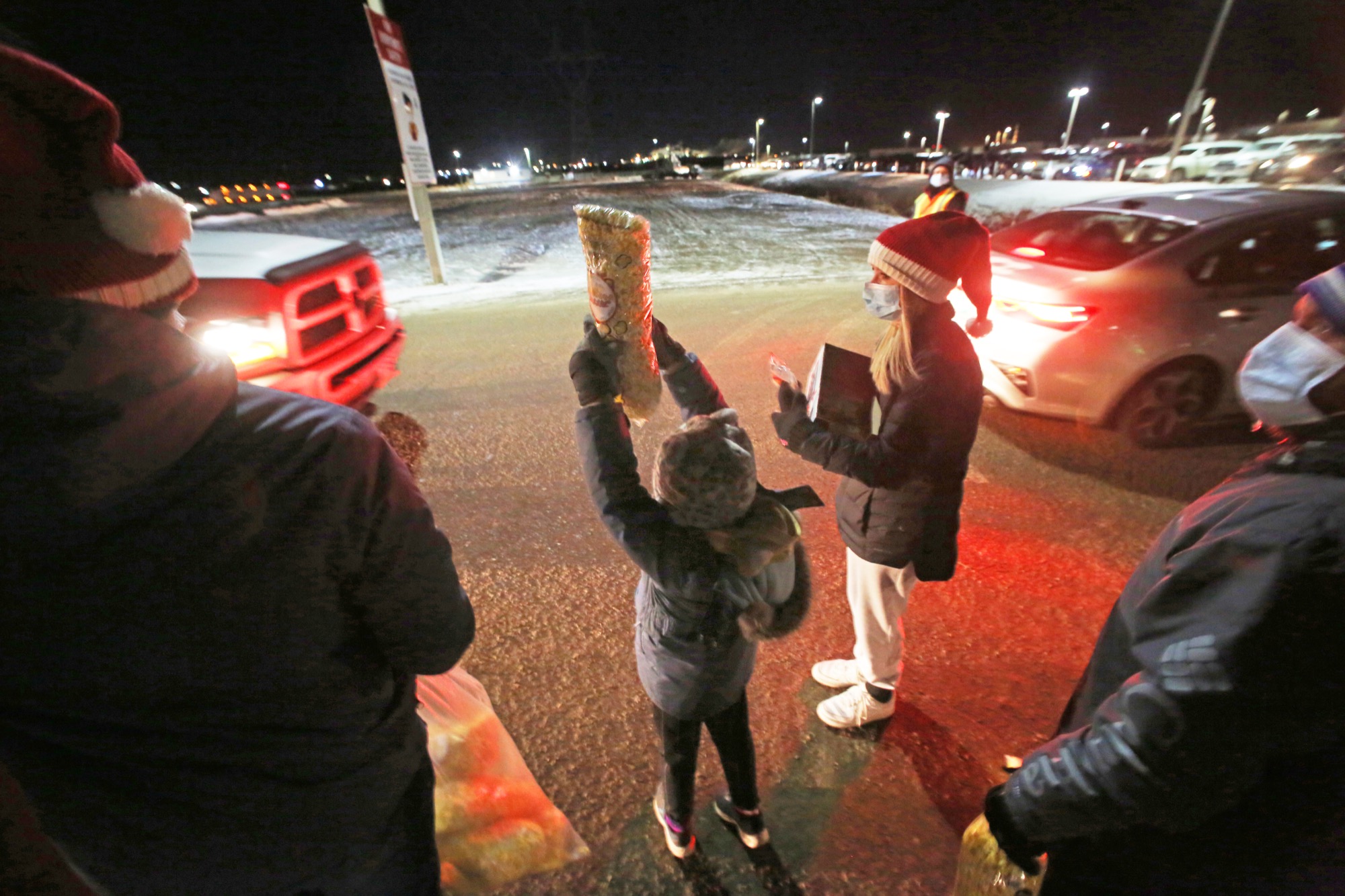 Maple Leaf celebrates holidays with fireworks – Brandon Sun