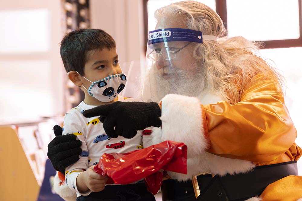 Orange Santa campaign spreading Christmas cheer – Brandon Sun