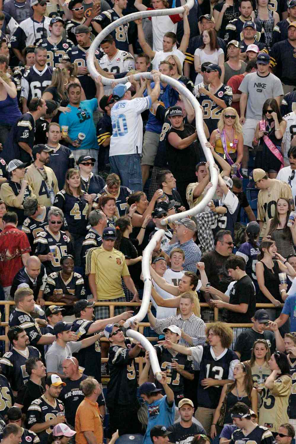Bombers bring back beer snake – Brandon Sun