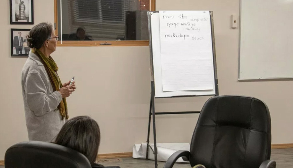 Sioux Valley ‘revitalizing’ Dakota language – Brandon Sun