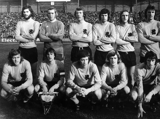 Suurbier, mainstay of Ajax, Dutch teams of 1970s, dies at 75 – Brandon Sun