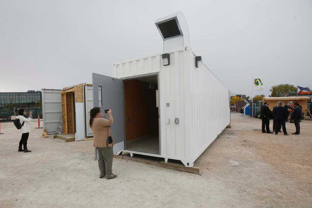 More than 2,000 visits at care home pods – Brandon Sun