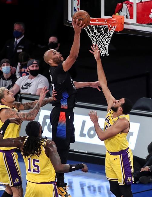 Randle leads Knicks over Lakers and back above .500 – Brandon Sun