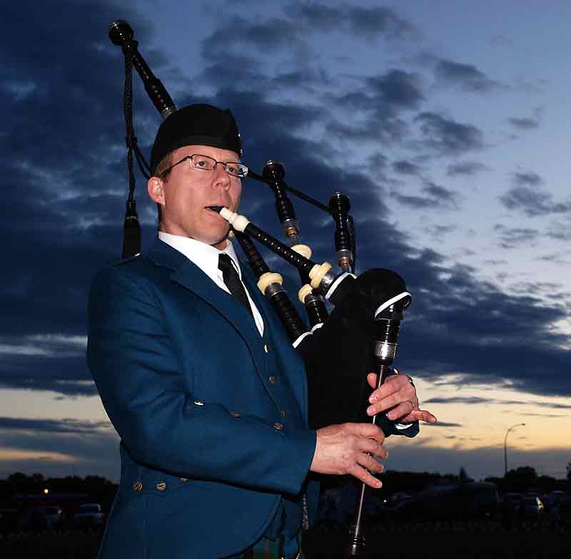 Piper helping cadets to revive bagpipe tradition – Brandon Sun