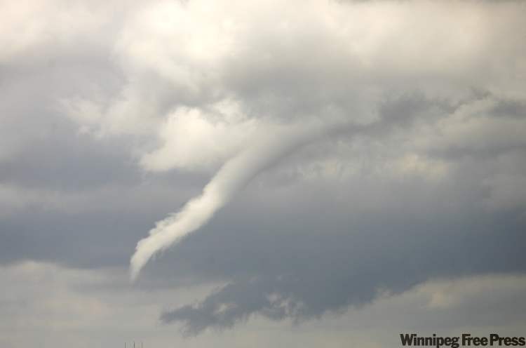 Funnel clouds spotted near Winnipeg – Brandon Sun