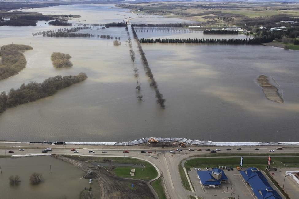 Flood update: No north-side evacuations yet, but listen for the sirens ...