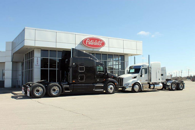 Peterbilt hauls away big load of honours – Brandon Sun