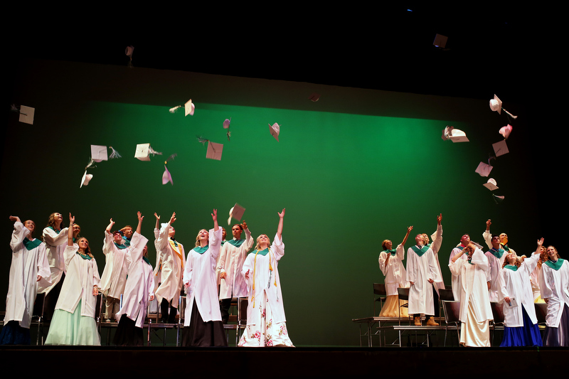 Small Elton Collegiate graduating class shows deep gratitude – Brandon Sun