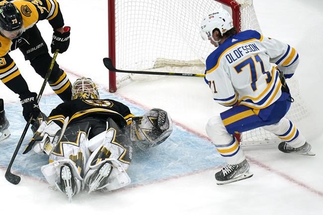 Bergeron hat trick leads Bruins to 5-0 win over Sabres – Brandon Sun