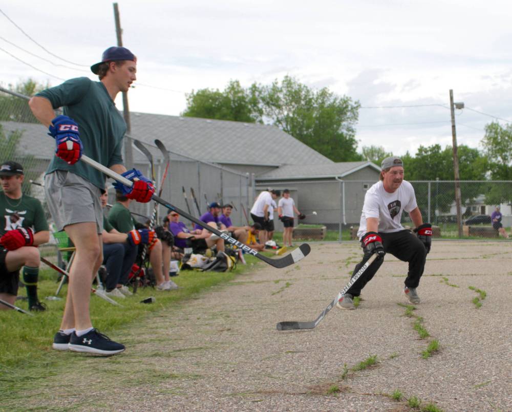 ROAD GAME: Westman hockey stars collide on concrete – Brandon Sun
