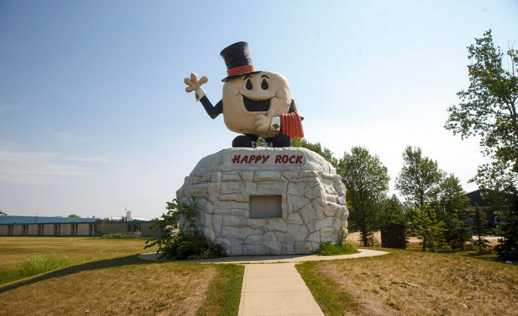 Happy Rock statue getting much-needed facelift – Brandon Sun
