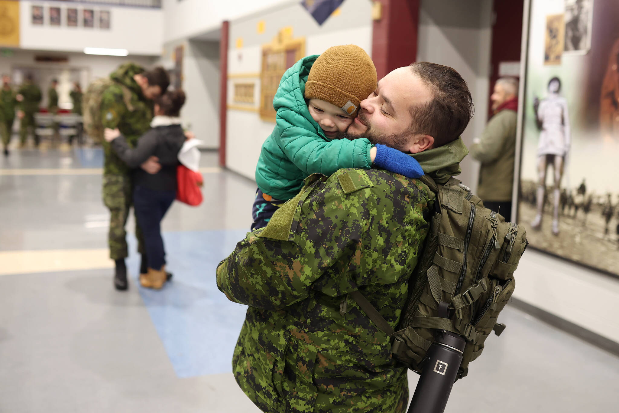 Happy reunions as CFB Shilo troops return from Latvia – Brandon Sun