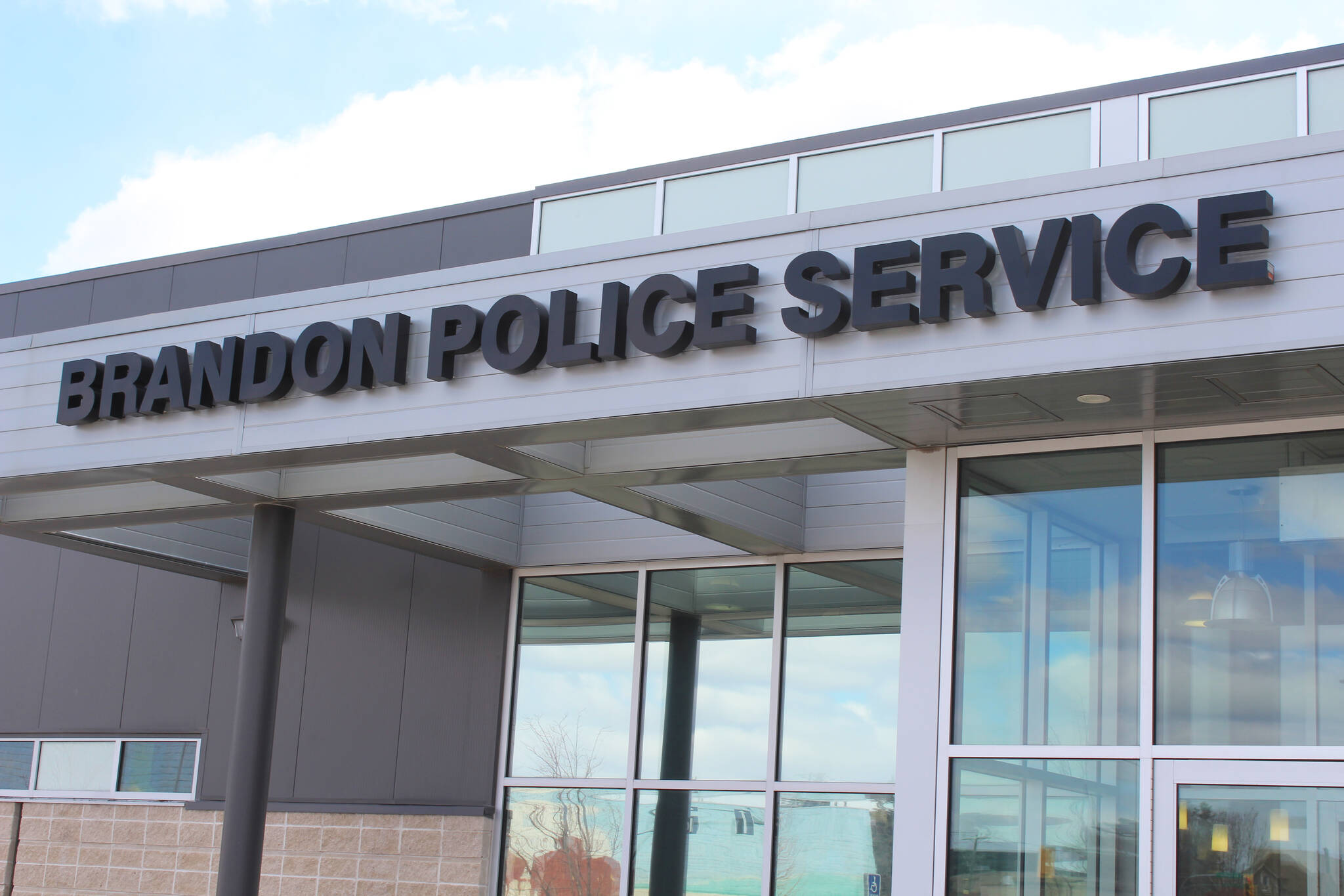 Police catch man with gun; public urged to get booster shot – Brandon Sun