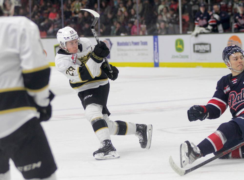 Bedard silences record crowd with late winner – Brandon Sun