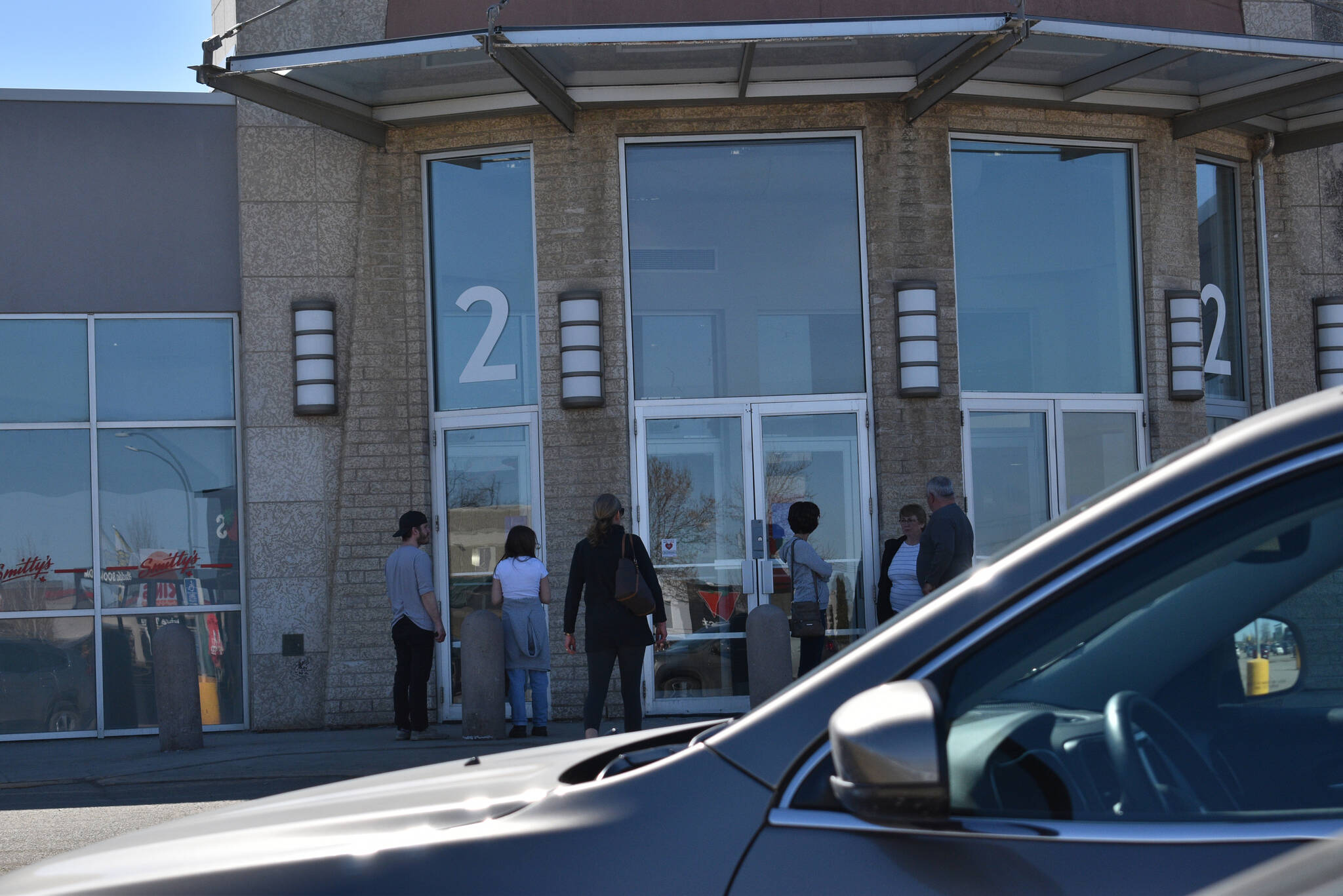 Bear-spray incident closes mall – Brandon Sun