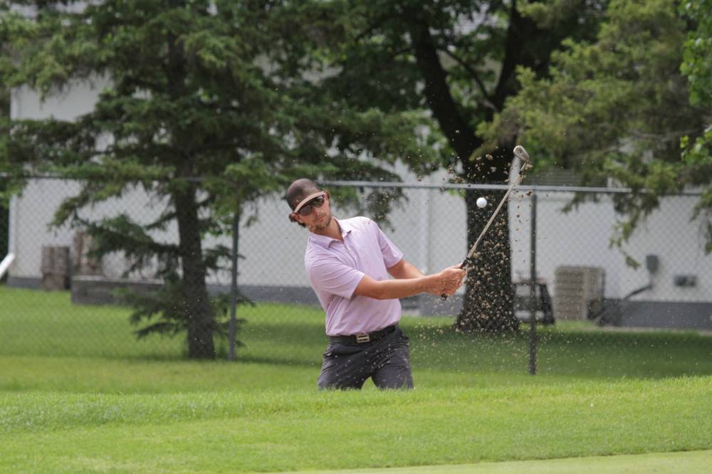 TEEING OFF: Dobrescu leans into full-time coaching – Brandon Sun